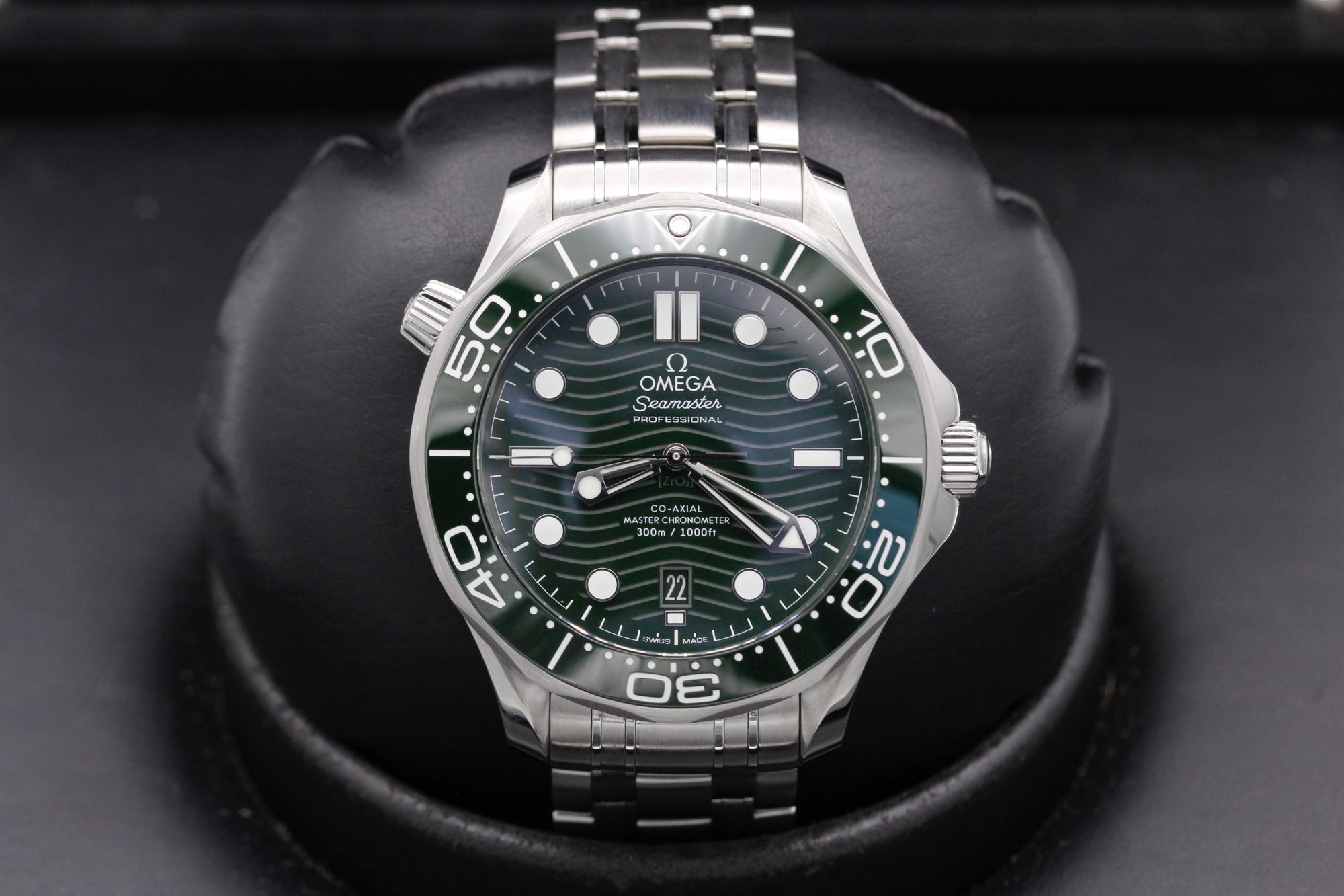 FSOT: Omega Seamaster Diver 300M - 210.32.42.20.10.001 - Green Wave ...